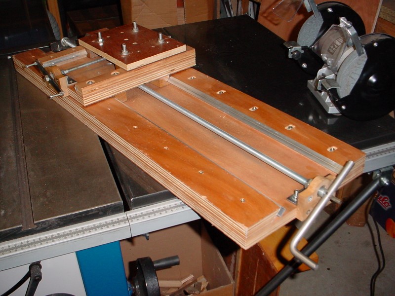 Cross slides grinder support, wooden made - HomemadeTools.net
